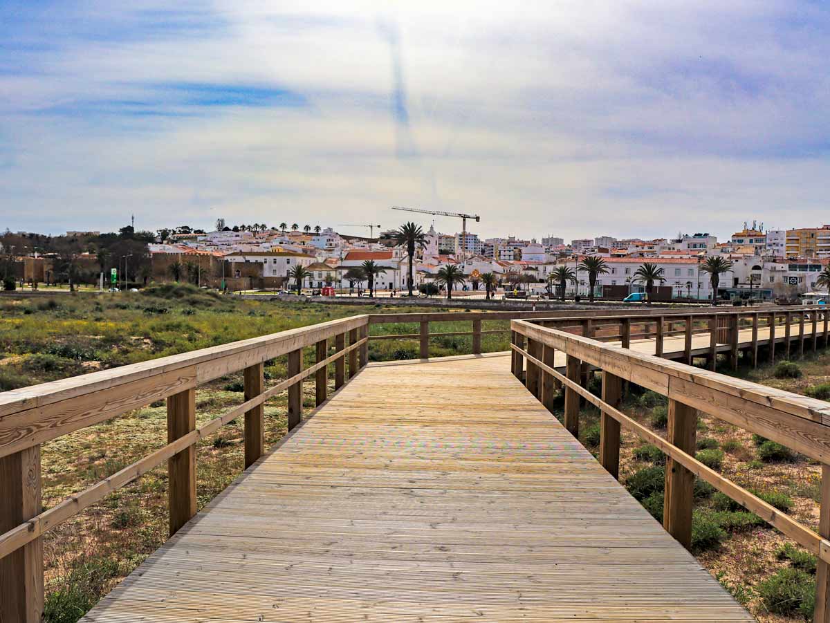 Meia Praia boardwalk - a perfect beach stroll in Lagos - The Algarve Family